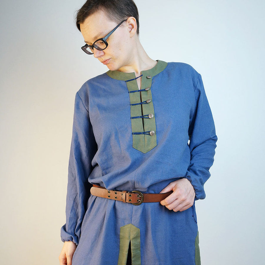 Viking style tunic pattern. Size from X-Small to 5X-Large. – juliechantal